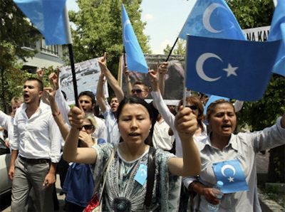 Abschiebung unter Protest: Thailand schickt 90 Uiguren nach China